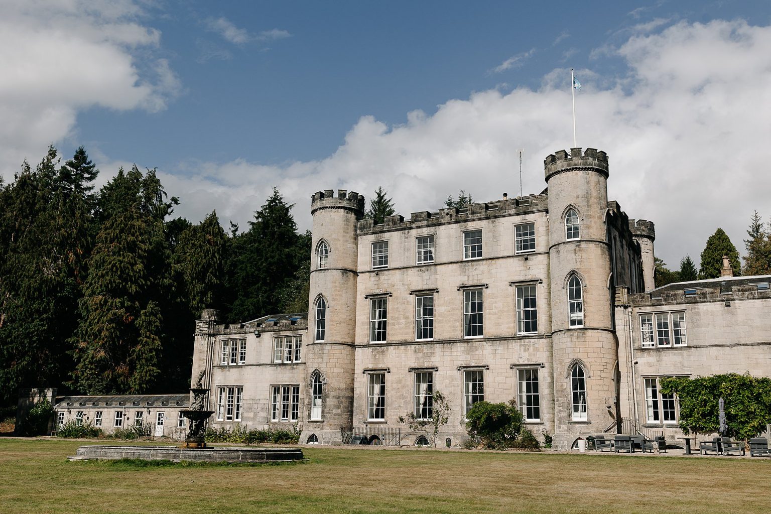 A SECRET CITY ELOPEMENT AT MELVILLE CASTLE IN EDINBURGH